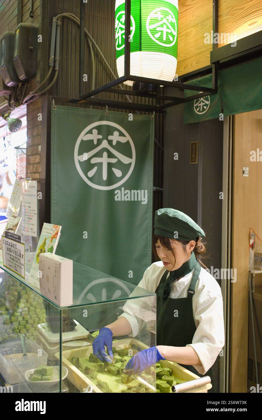 Japan, Kyoto, Nishiki Market, food, people Stock Photo - Alamy