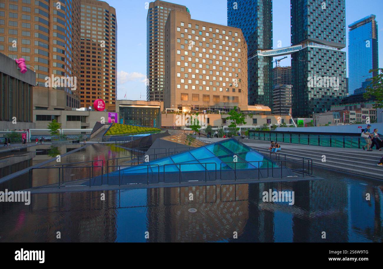 Complexe Desjardins, condominiums, Quartier des Spectacles, skyscrapers ...