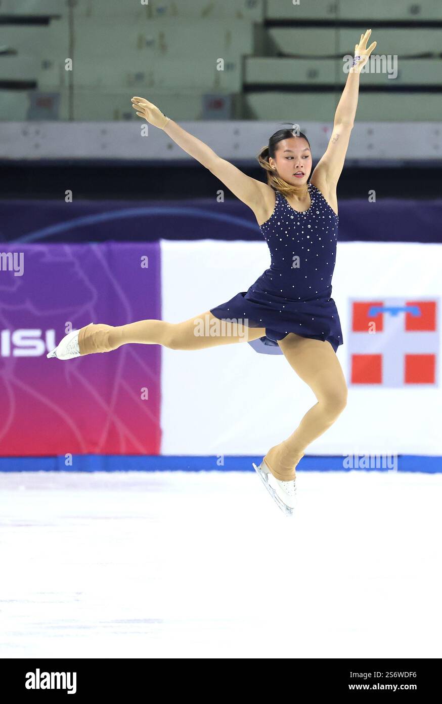 (250118) -- TURIN, Jan. 18, 2025 (Xinhua) -- Cheuk Ka Kahlen Cheung of ...