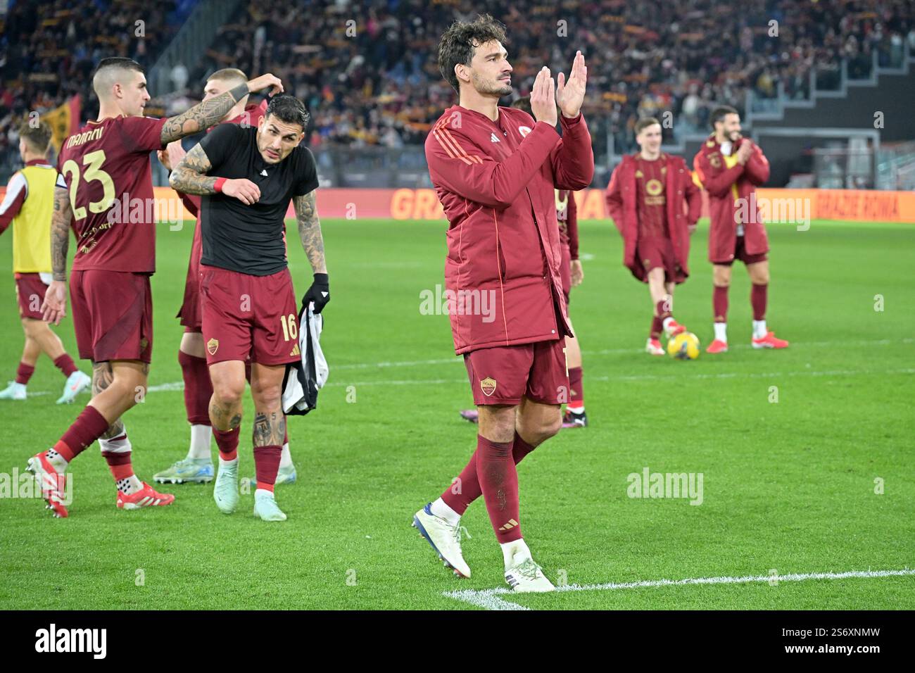 Rome, Italy. 17th Jan, 2025. Mats Hummels of AS Roma celebrating the ...