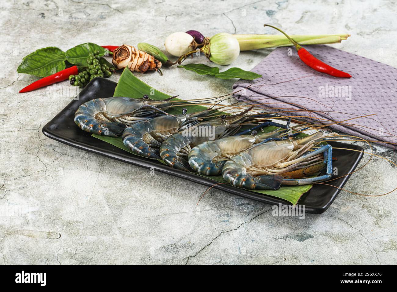 Raw blue river prawn in the plate for cooking Stock Photo - Alamy