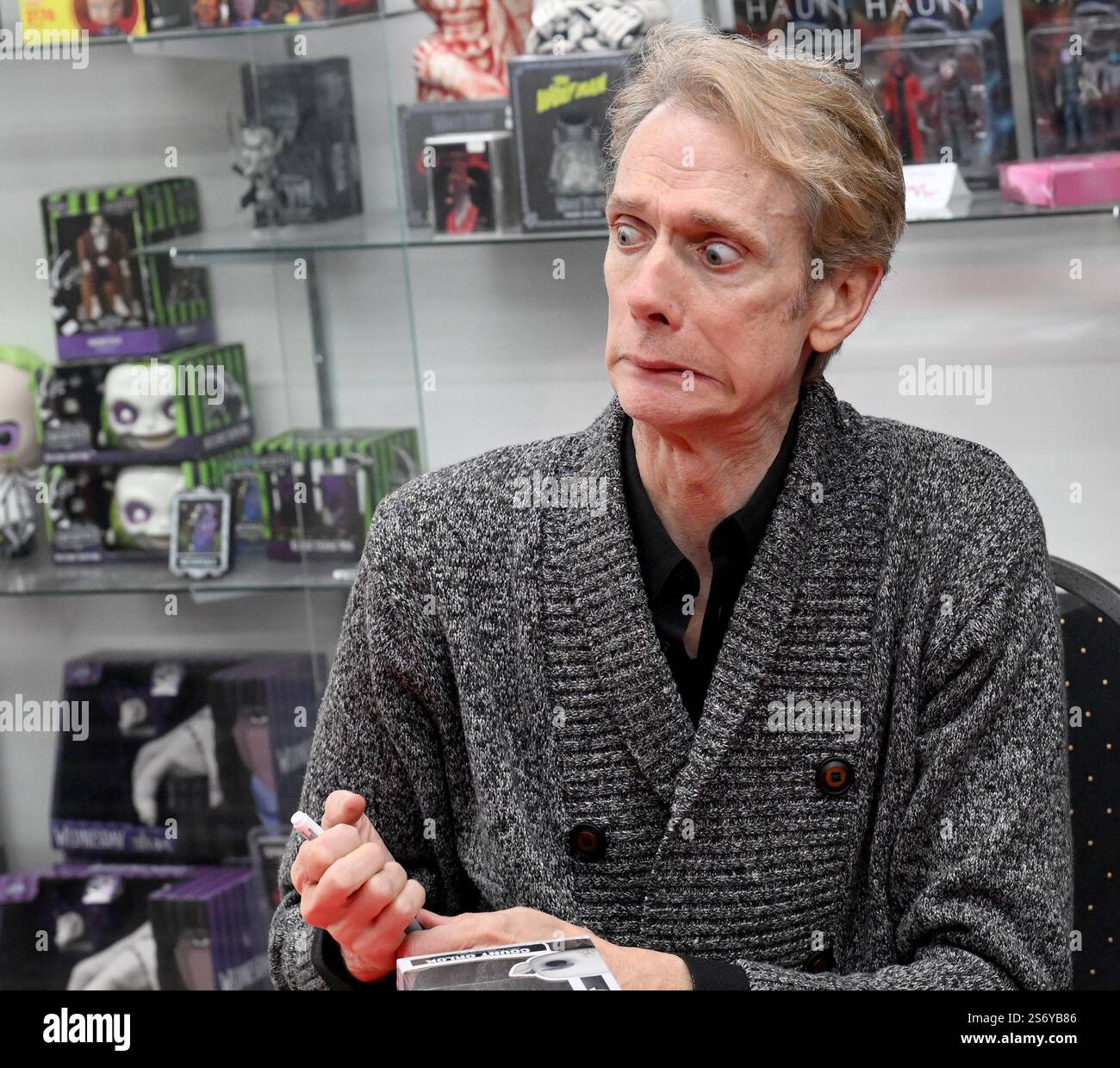 Burbank, United States. 11th Jan, 2025. Actor Doug Jones talks to fans ...