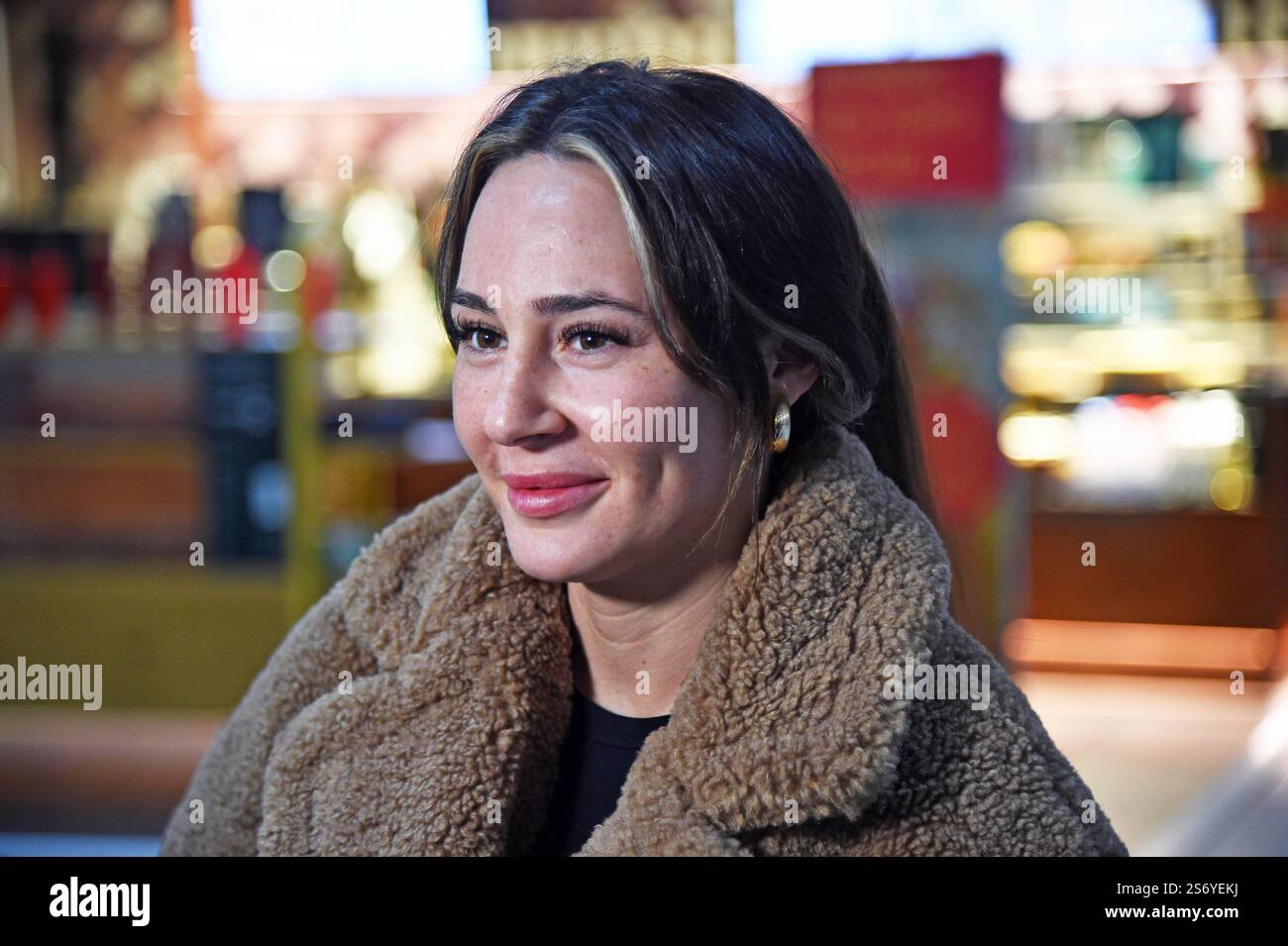 Alessia Herren - Abflug der Kandidaten der RTL-TV-Show ICH BIN EIN STAR ...