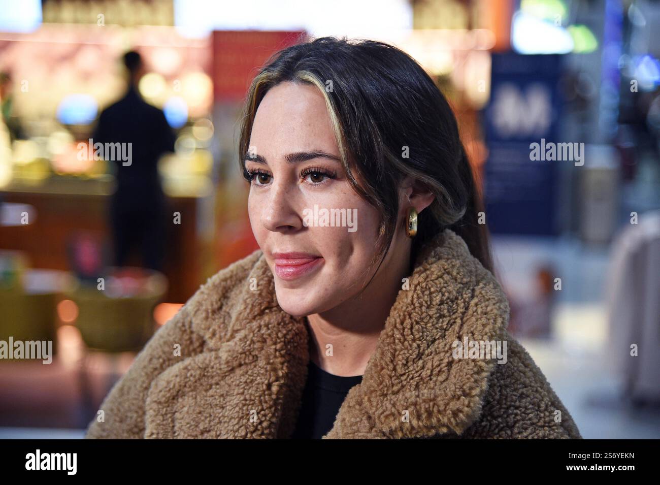 Alessia Herren - Abflug der Kandidaten der RTL-TV-Show ICH BIN EIN STAR ...