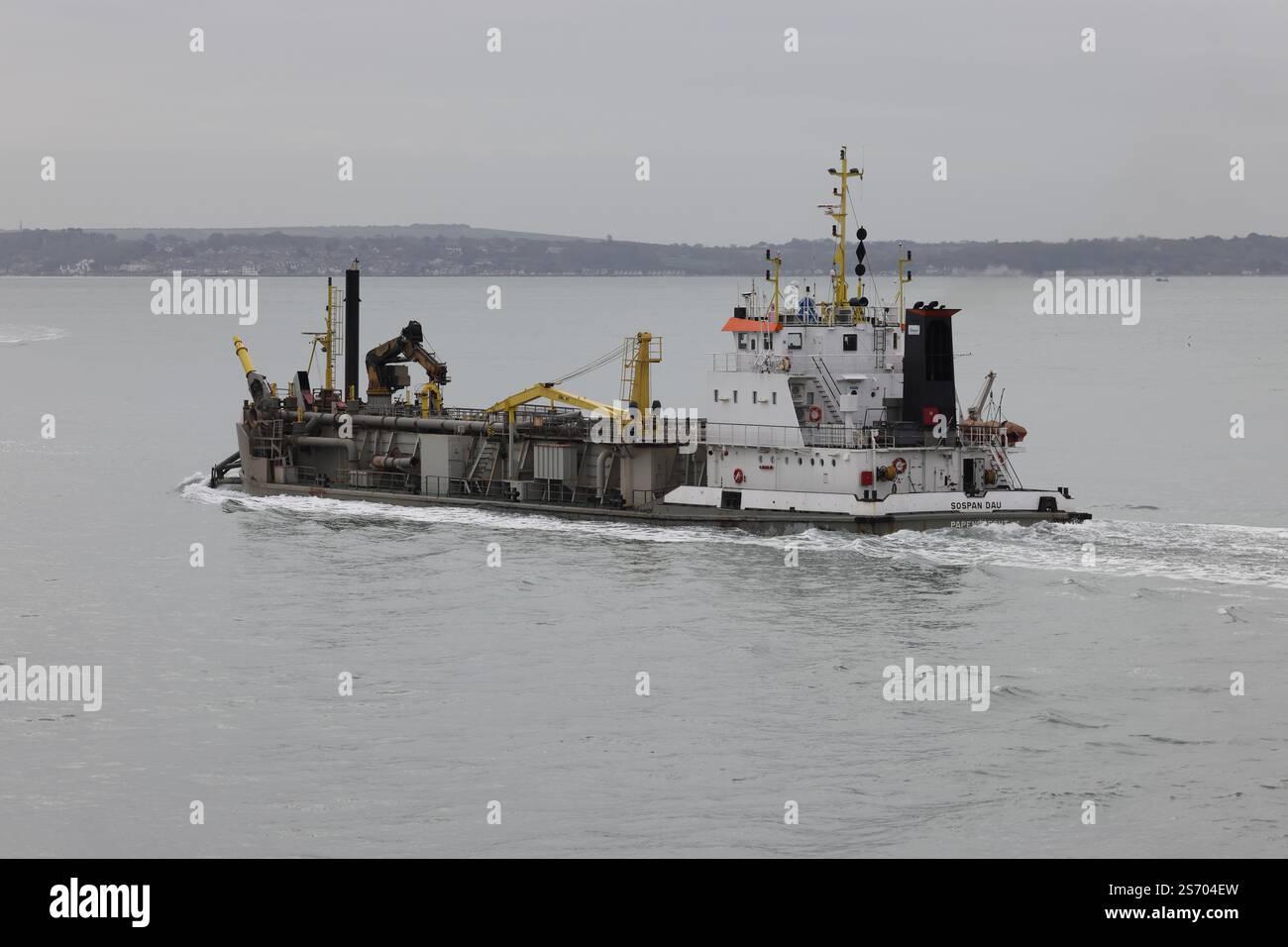 The trailing suction hopper dredger TSHD SOSPAN-DAU heads into The ...