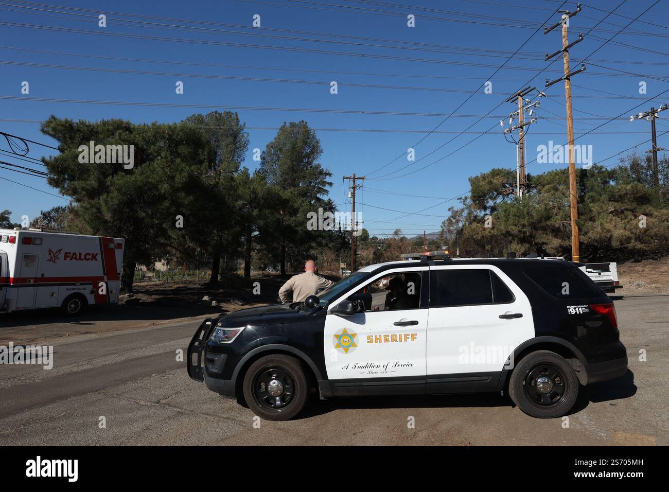 Los Angeles, United States. 16th Jan, 2025. Police car blocks access to ...