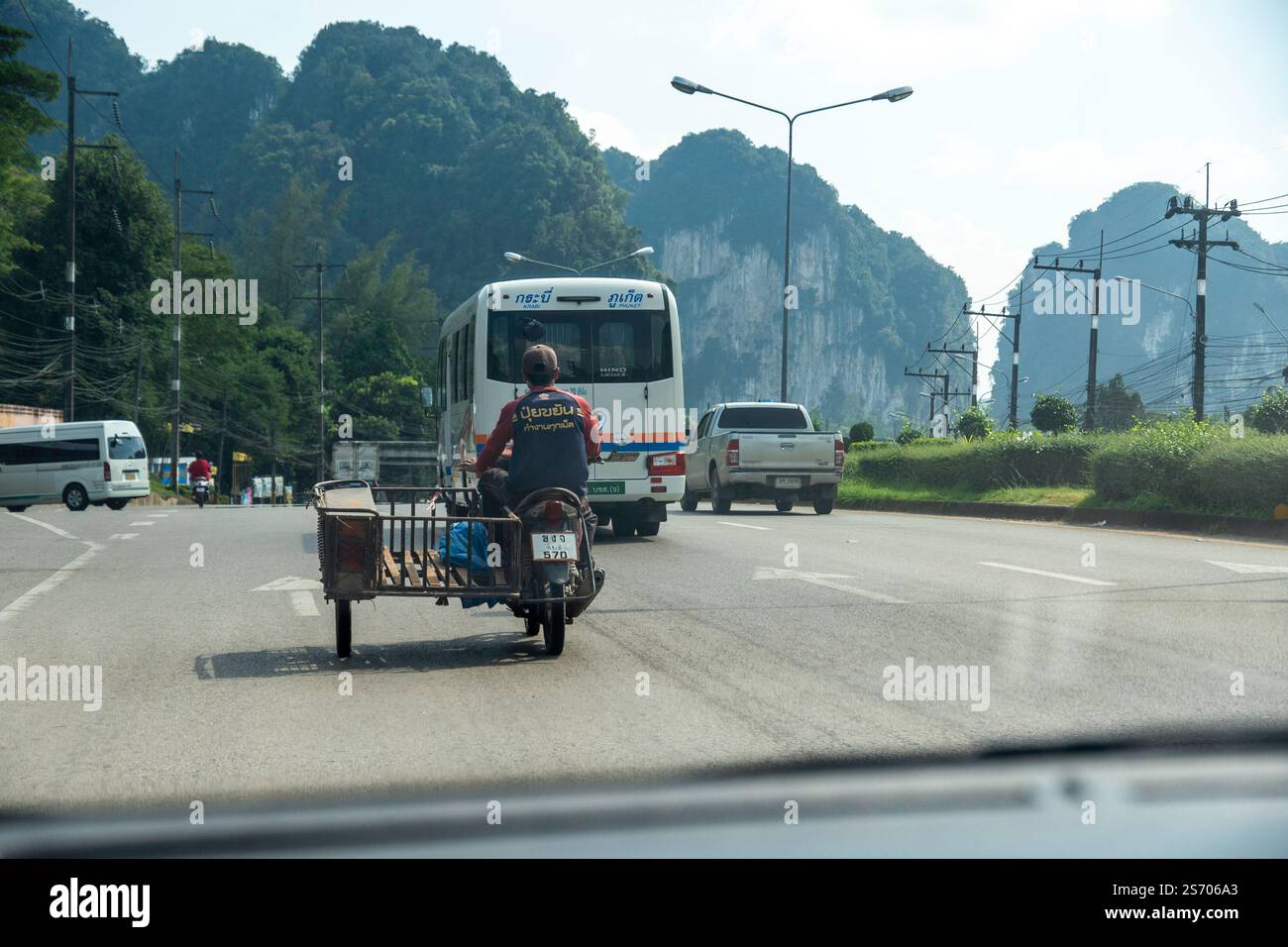 Bangkok, Thailand - Dec 22nd 2024: Motorcycle with sidecar transporting ...