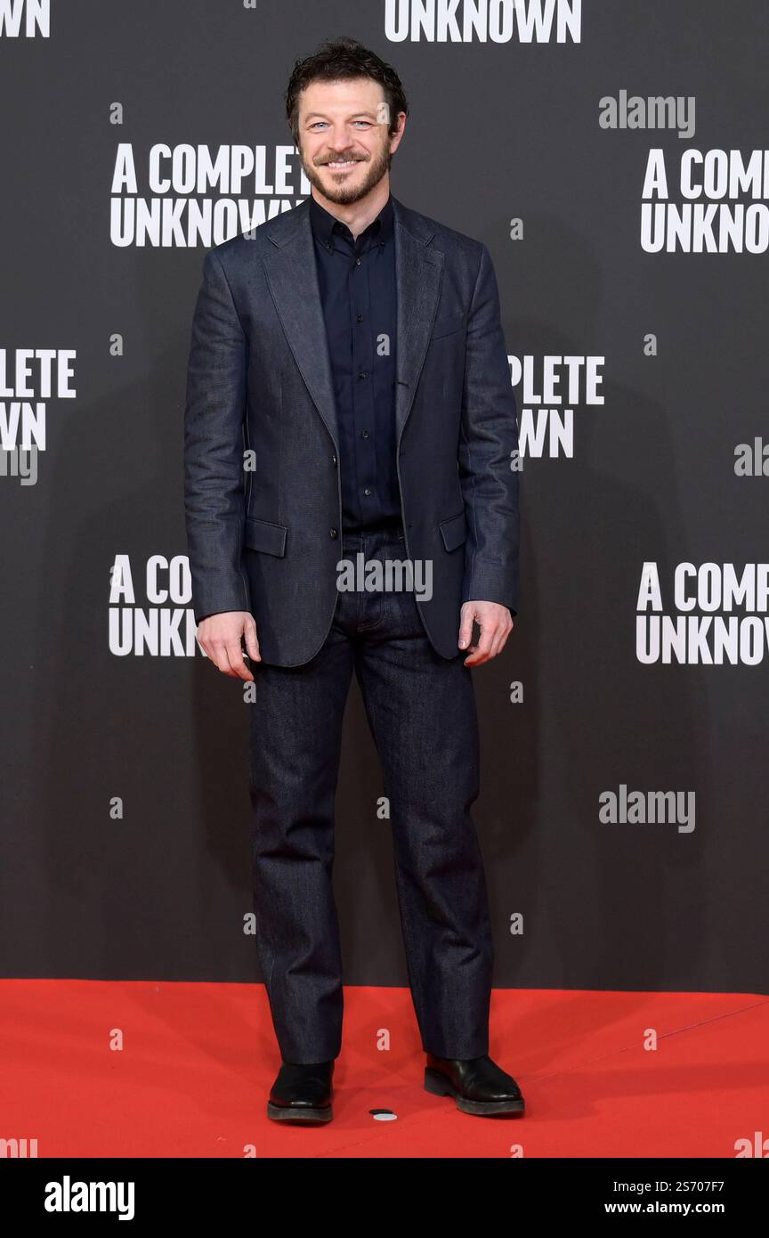 Andrea Bosca bei der Premiere des Kinofilms 'A Complete Unknown' im ...