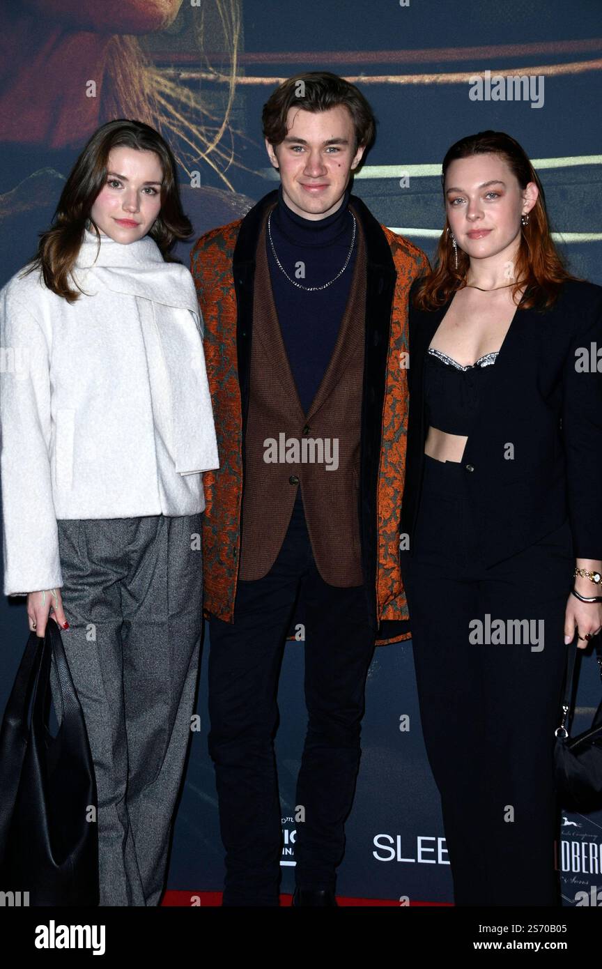 Carolin Garnier, Alessandro Schuster und Amelie Hennig bei der Premiere ...