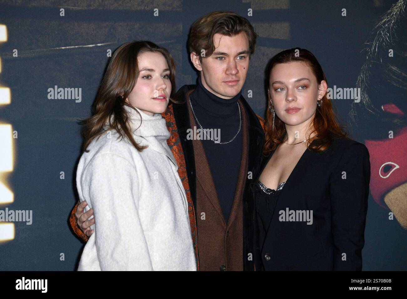 Carolin Garnier, Alessandro Schuster und Amelie Hennig bei der Premiere ...
