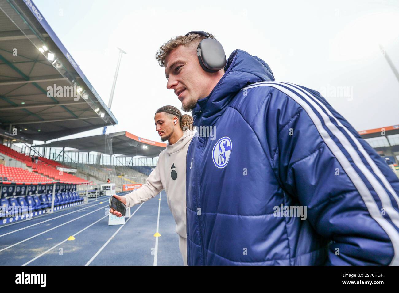 Braunschweig, Deutschland. 18th Jan, 2025. 18.01.2025, Fussball, 2 ...