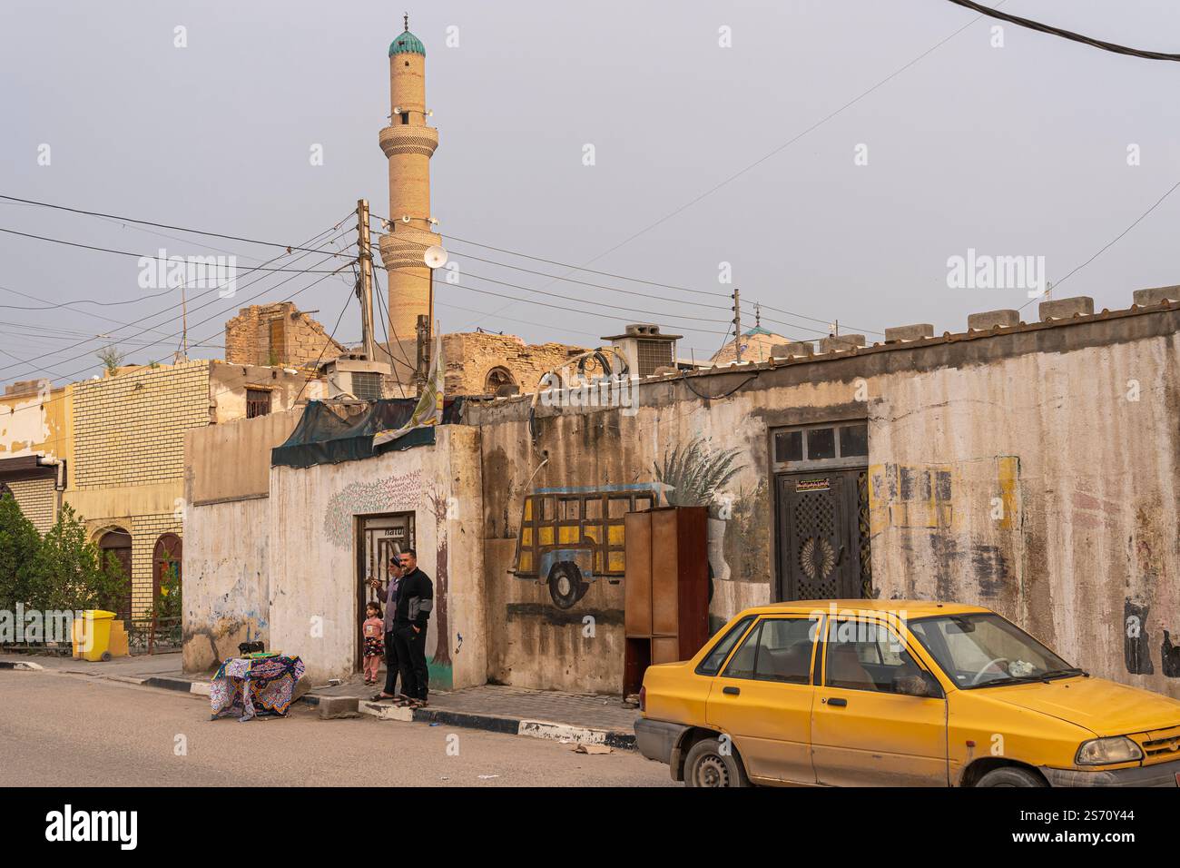 Side street in city centre, Basrah, Iraq Stock Photo - Alamy