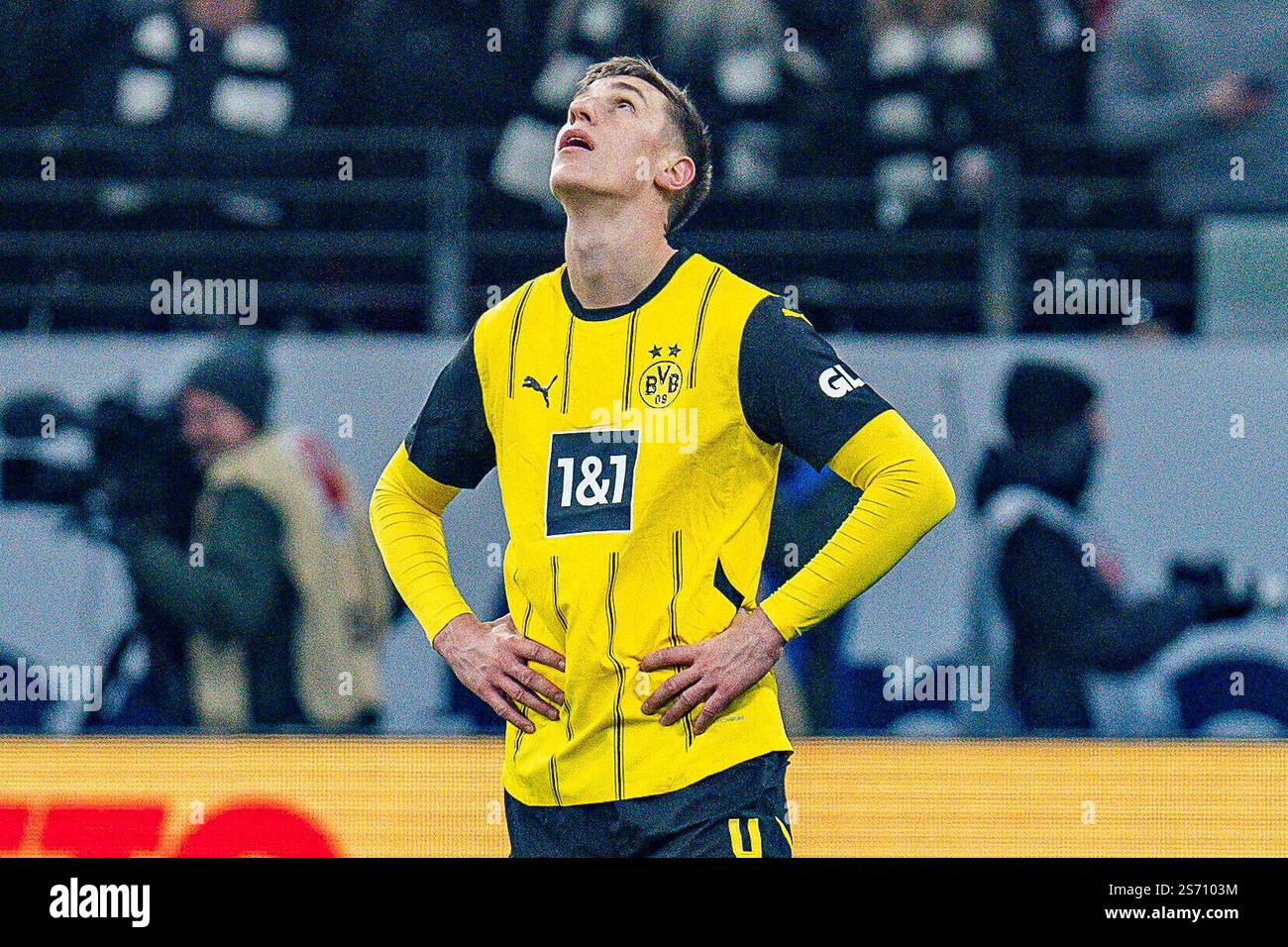 Frankfurt, Deutschland. 17th Jan, 2025. 17.01.2025, Eintracht Frankfurt vs. Borussia Dortmund, 1 ...