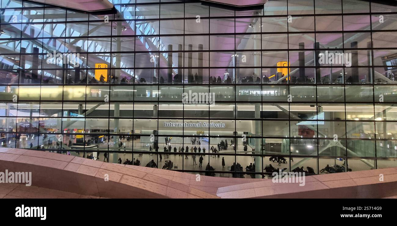 The QueenÂ s Terminal : Terminal 2 auf dem Flughafen London Heathrow ...