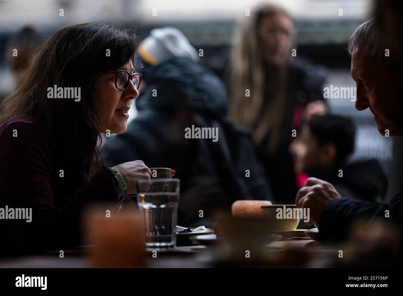 Cafe talk hi-res stock photography and images - Alamy
