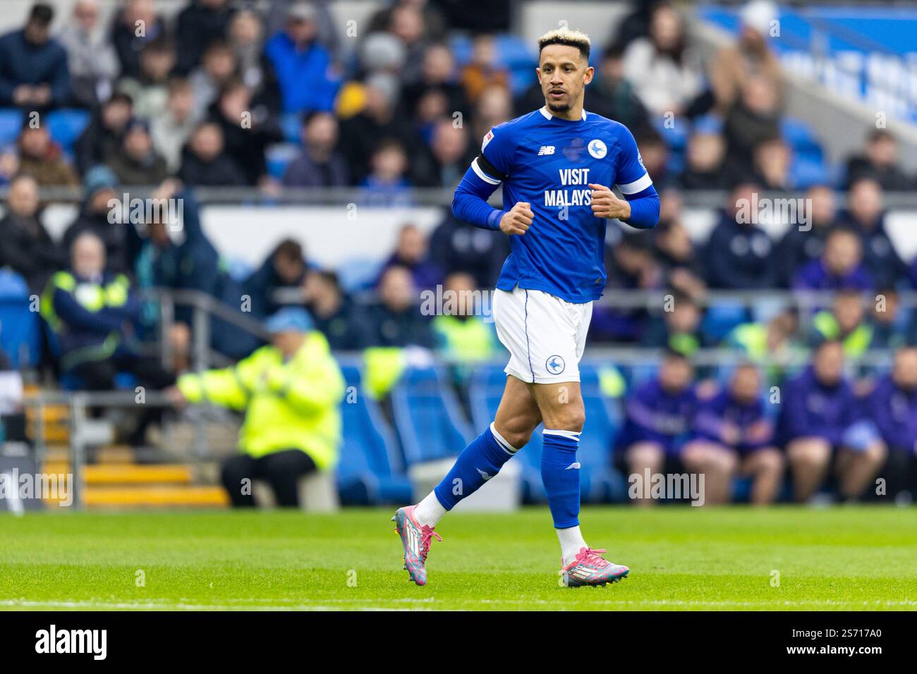 Callum robinson swansea hi-res stock photography and images - Alamy