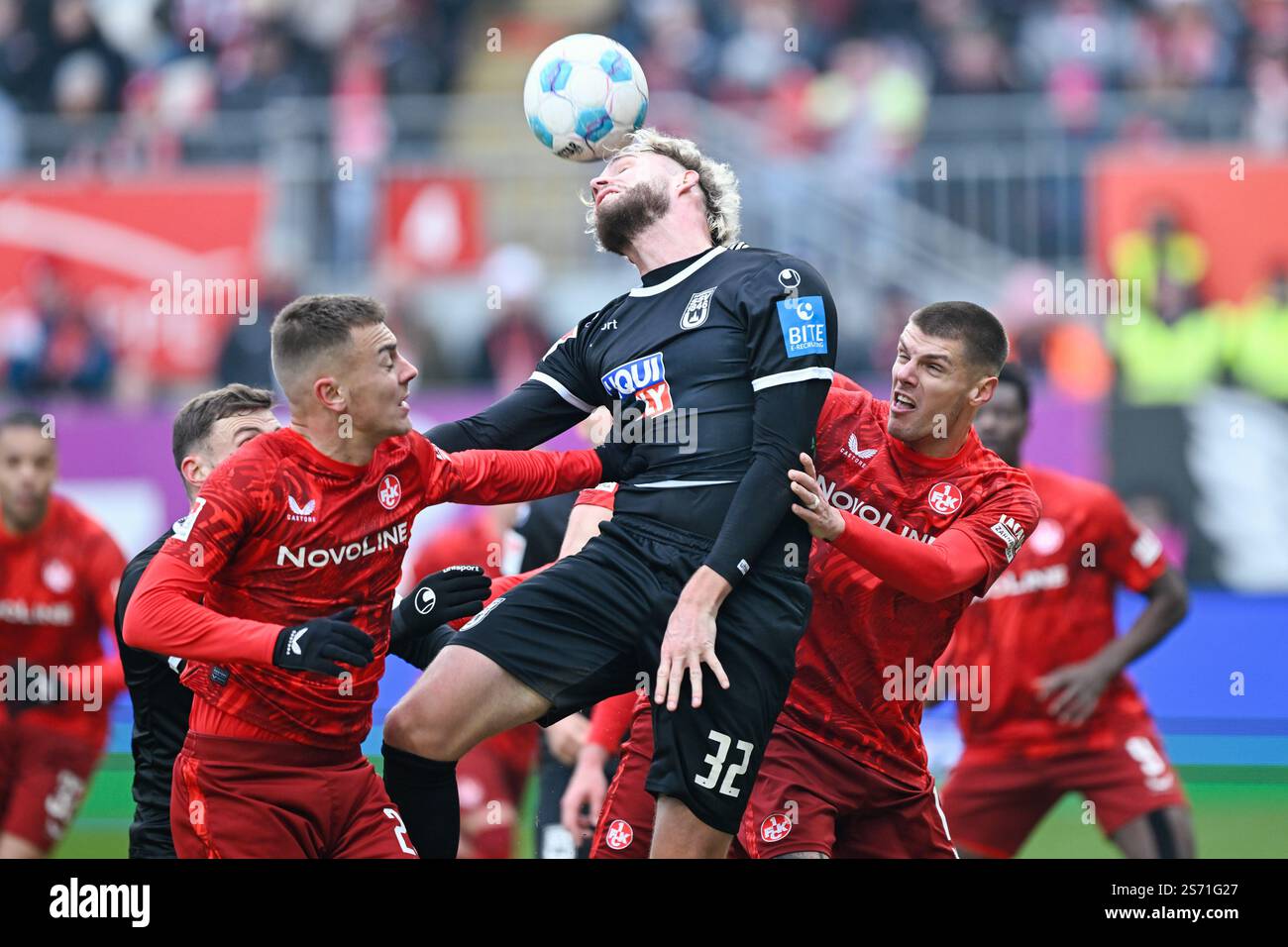 Kaiserslautern, Germany. 18th Jan, 2025. Soccer, Bundesliga 2, 1. FC ...