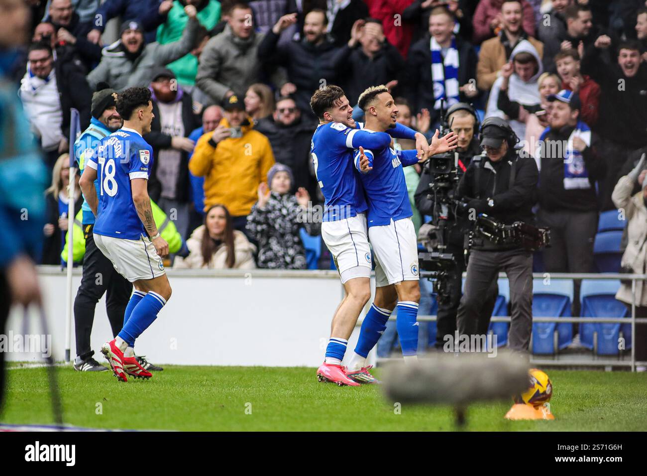 Cardiff, UK. 18th Jan, 2025. Callum Robinson of Cardiff City celebrates ...