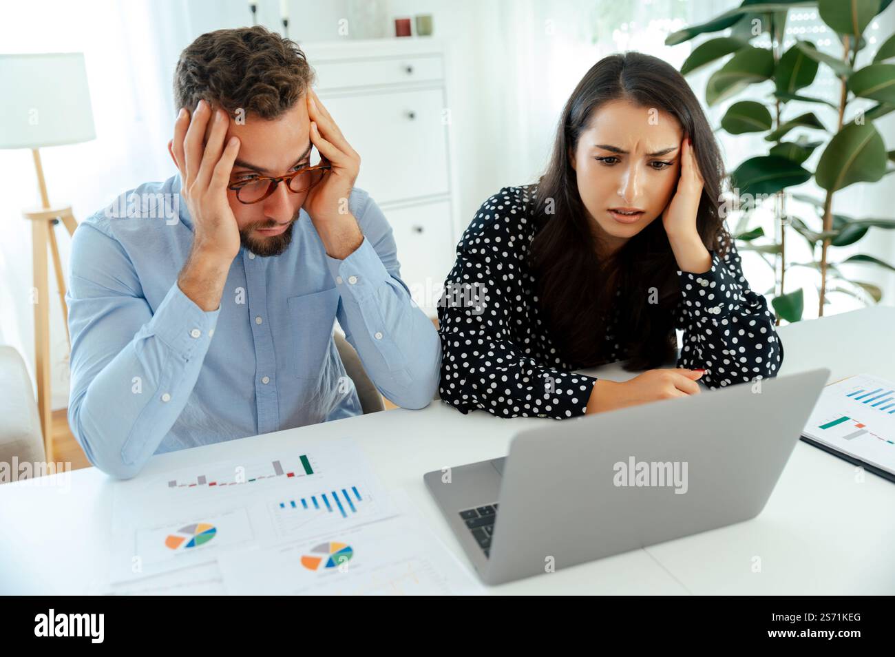 Project management sheets charts hi-res stock photography and images ...