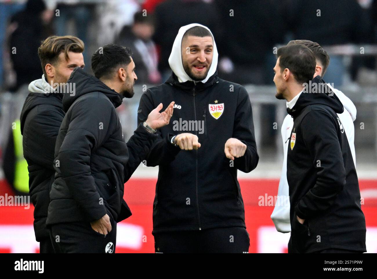 Stuttgart, Deutschland. 18th Jan, 2025. vor Spielbeginn: Vincenzo Grifo ...