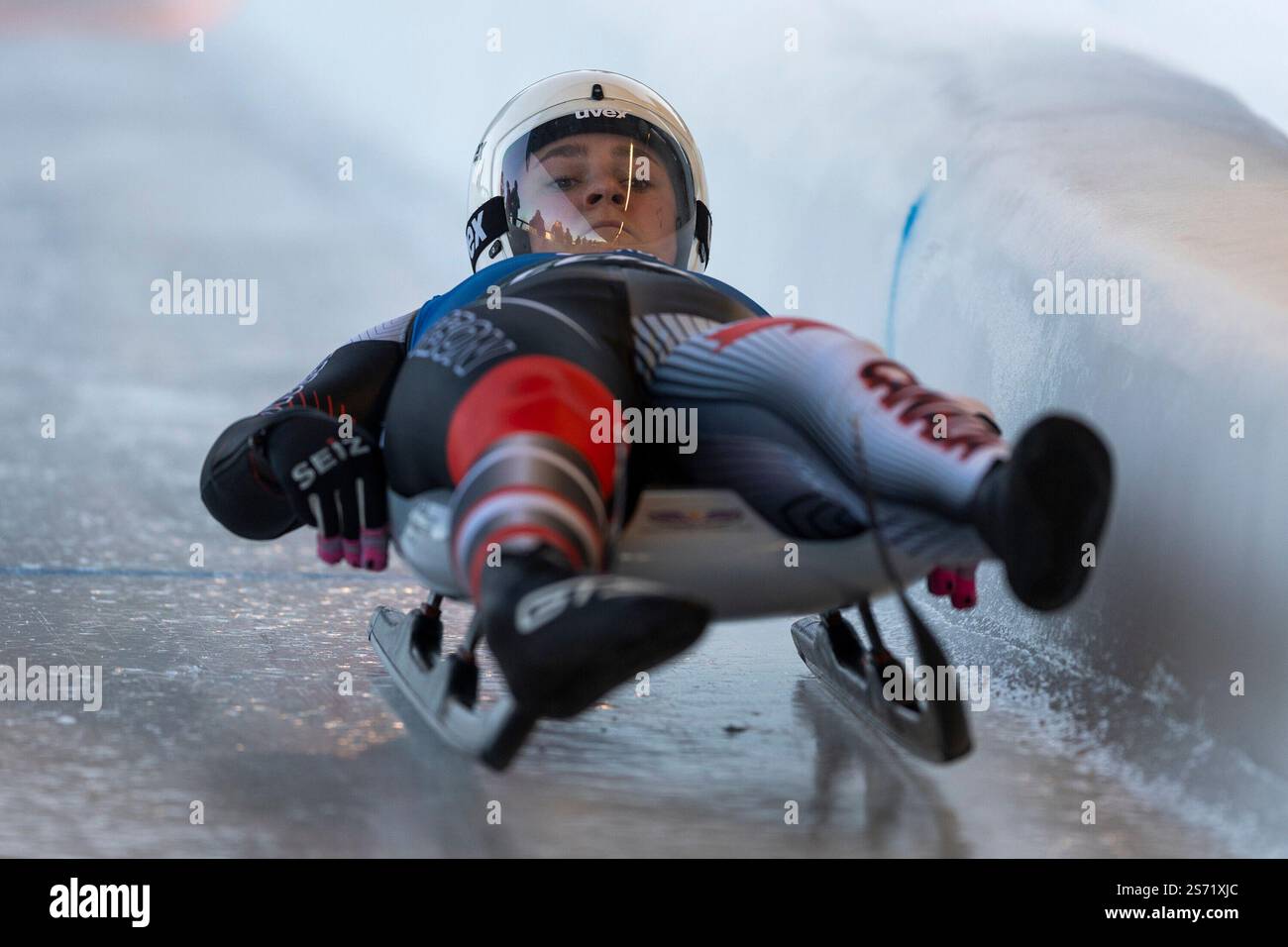 Embyr-Lee Susko (CAN). Ebersp?cher FIL Rodel Weltcup, 1. Lauf Einsitzer ...