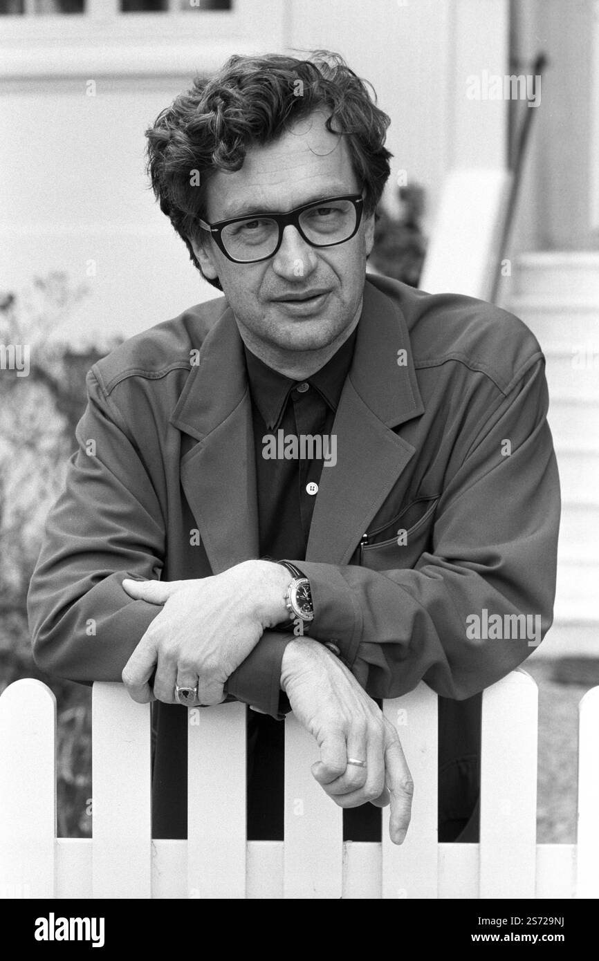 Regisseur Black and White Stock Photos & Images - Alamy