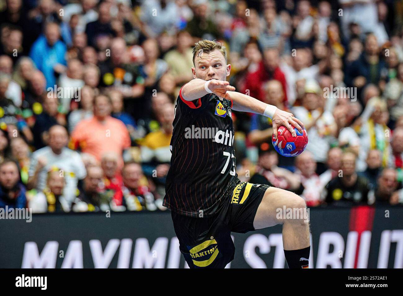 Wurf/Tor Timo Kastening (Deutschland, #73) DEN, Schweiz vs. Deutschland ...