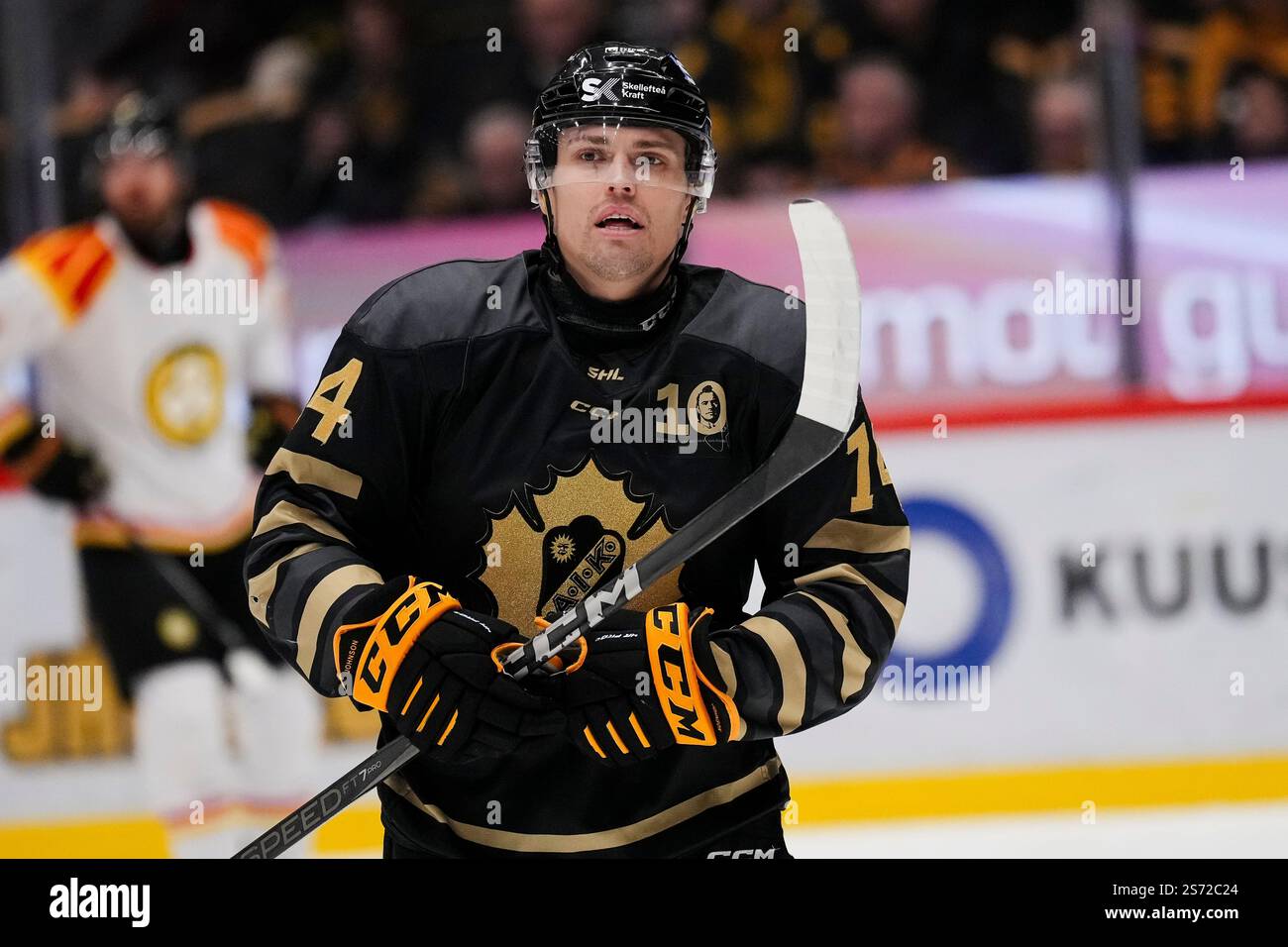 250118 Skellefteås Andreas Johnson under ishockeymatchen i SHL mellan Skellefteå och Brynäs den ...