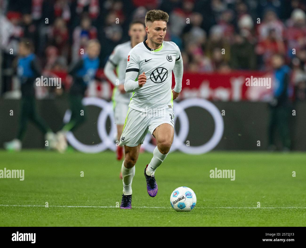 Kilian Fischer (VfL Wolfsburg, #2). GER, FC Bayern Muenchen vs. VfL ...