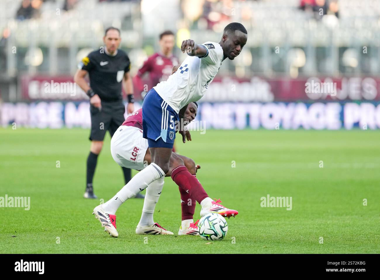Metz, France. 18th Jan 2025. 05 Moustapha MBOW (pfc) during the Ligue 2 ...