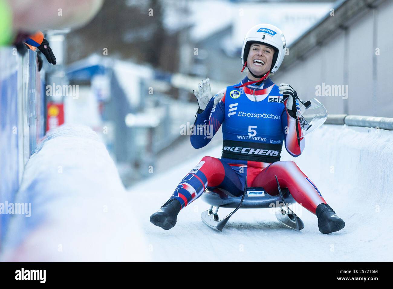 Winterberg, Deutschland. 18th Jan, 2025. Emily Sweeney (USA). Ebersp?cher FIL Rodel Weltcup, 2 ...