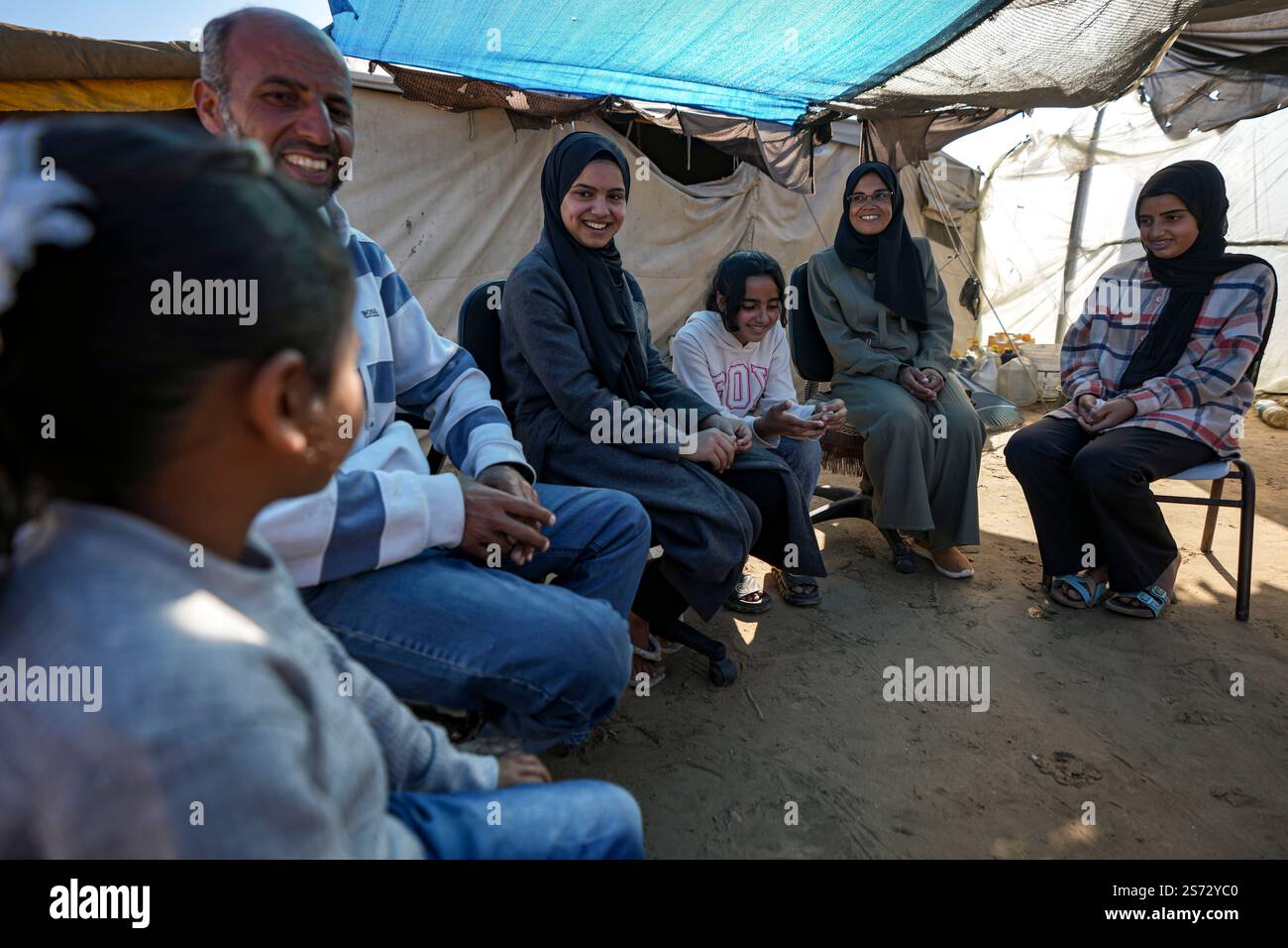 Members of the Abu Jarad family, who were displaced by the Israeli ...