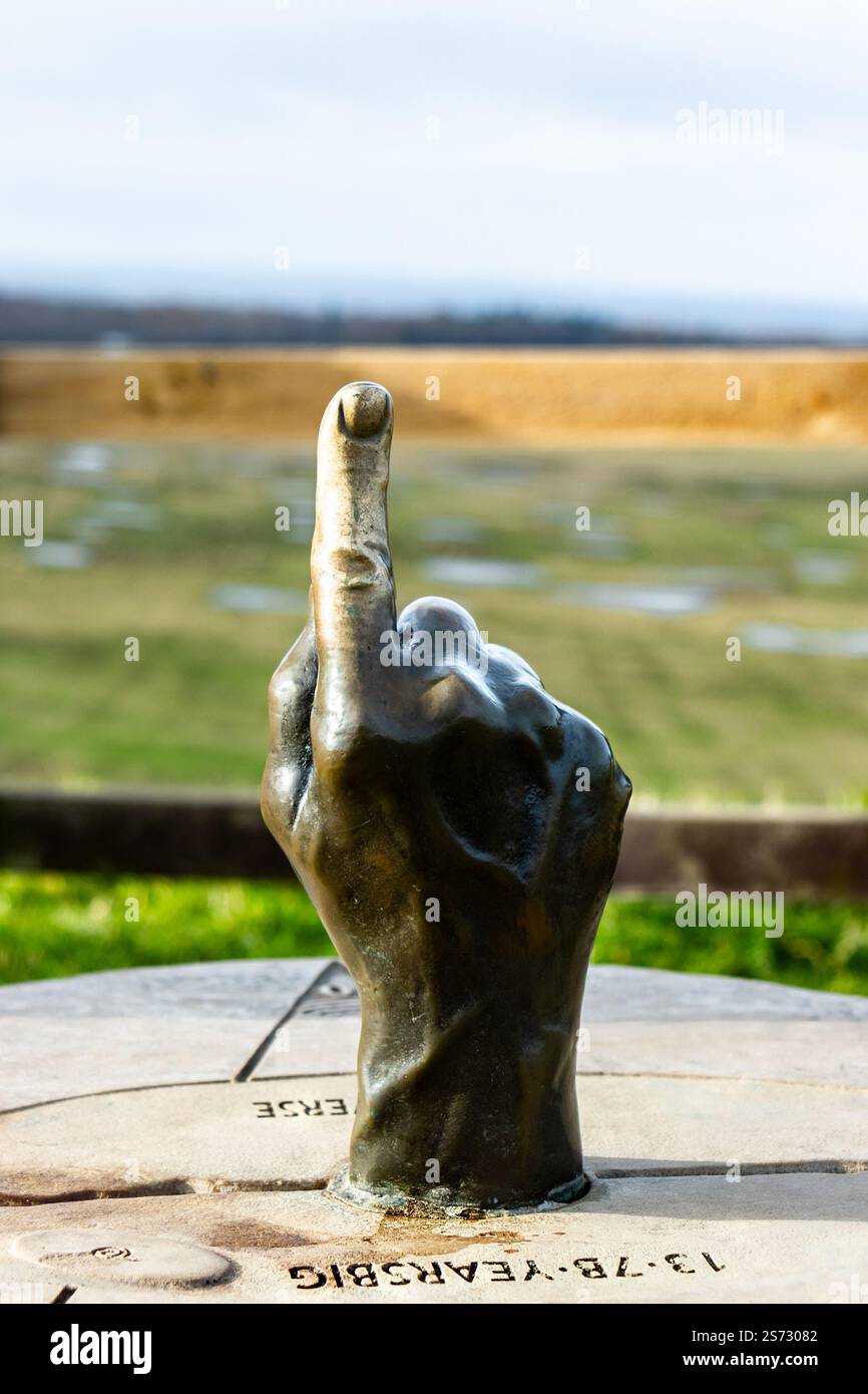 pointing brass finger "eye of the universe" sculpture Northumberlandia ...