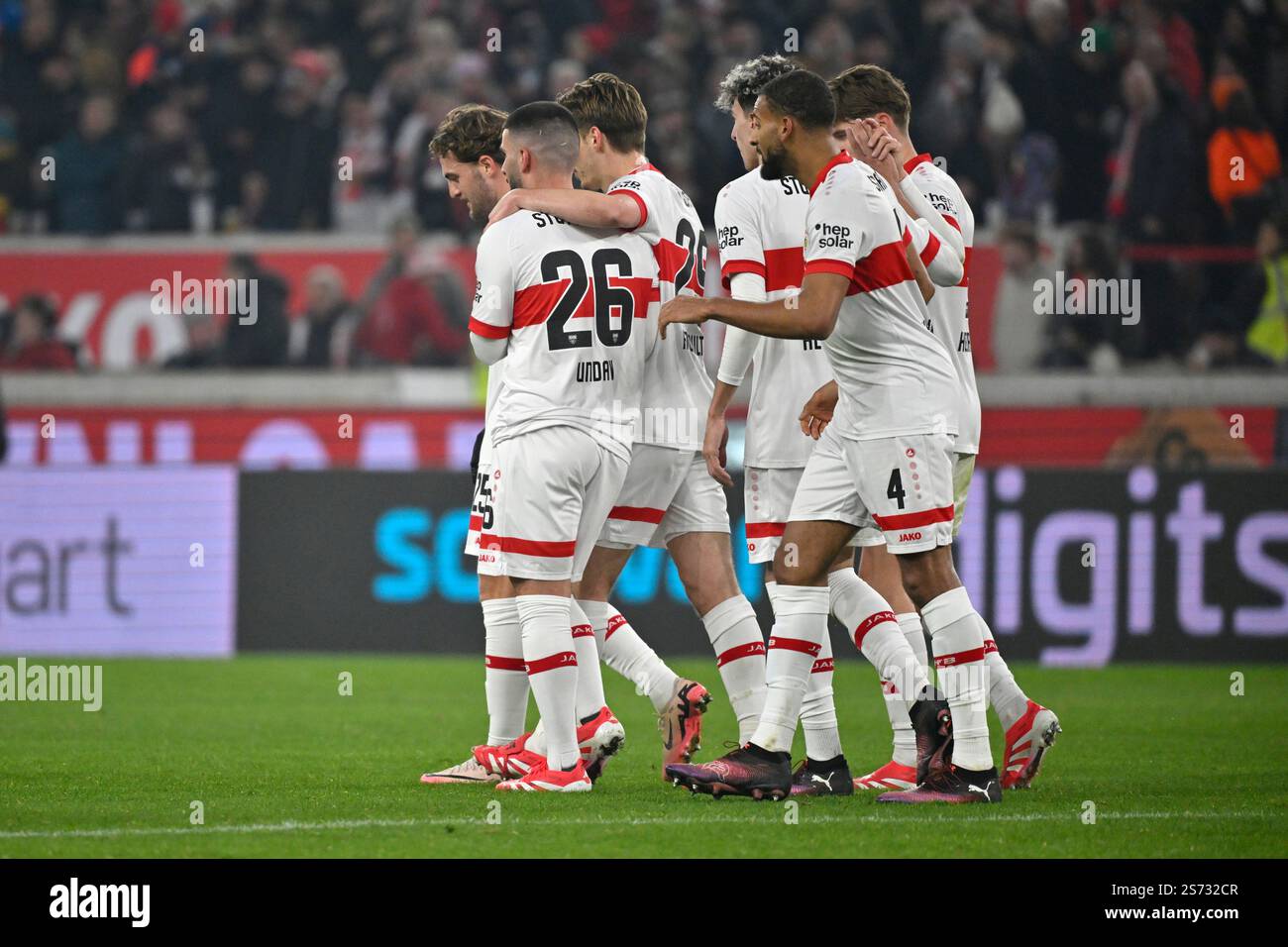 TOR zum 4:0 Deniz Undav VfB Stuttgart (26) Torjubel Jacob Bruun Larsen VfB Stuttgart (25 ...