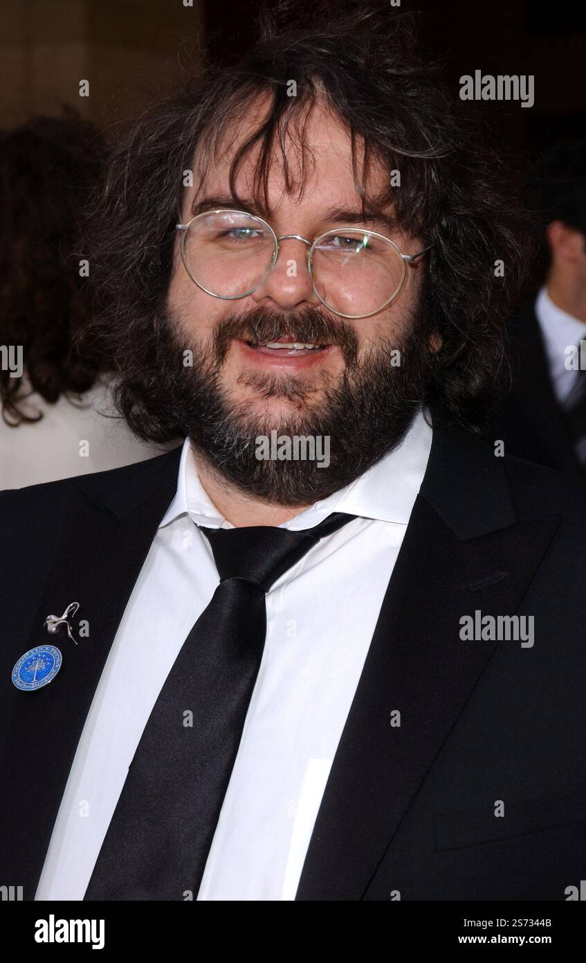 HOLLYWOOD, CALIFORNIA, USA: Peter Jackson attends The 76th Annual ...