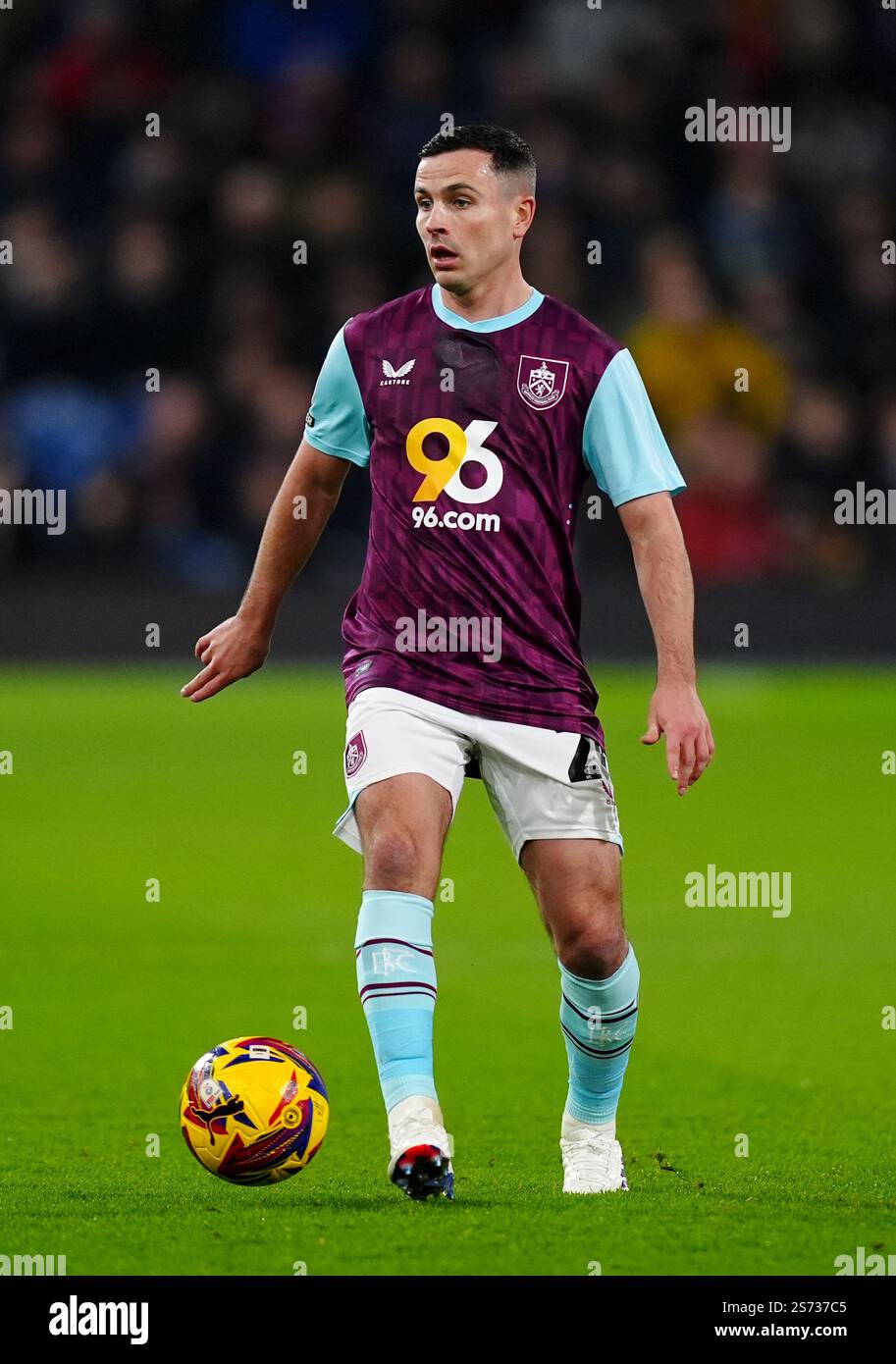 Burnley's Josh Cullen during the Sky Bet League Championship match at ...