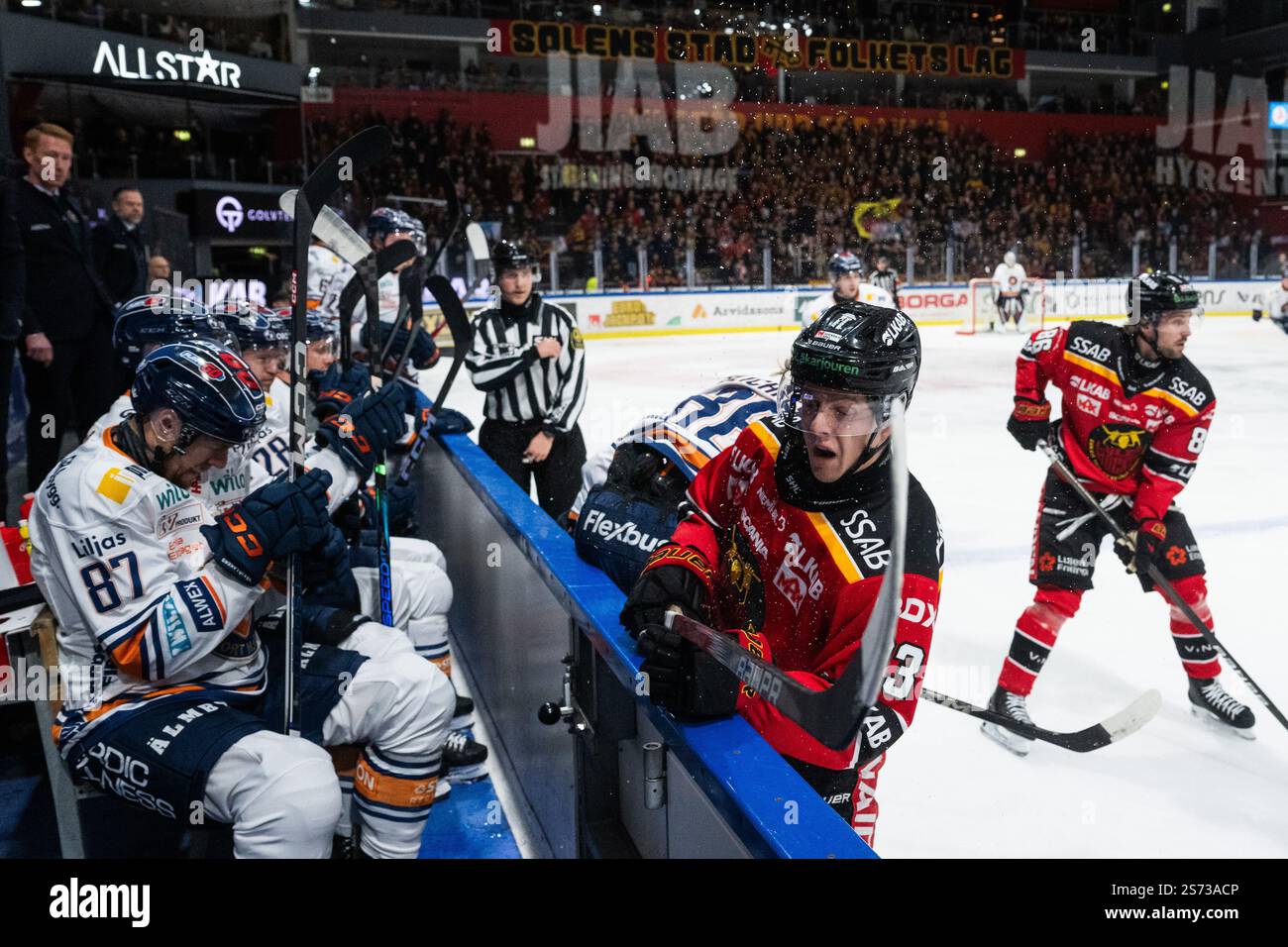 250118 Luleås Jesper Sellgren under ishockeymatchen i SHL mellan Luleå och Växjö den 18 januari ...
