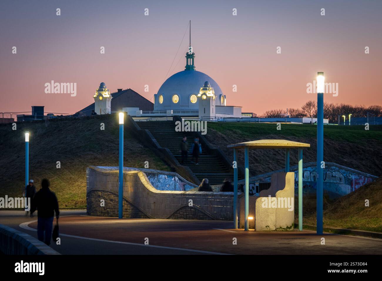 A beautiful sunset in Whitley Bay, with a clear sky featuring The ...