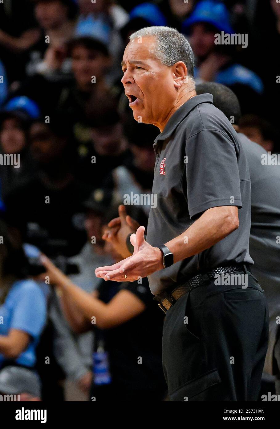 ORLANDO, FL - JANUARY 18: Houston Cougars head coach Kelvin Sampson ...