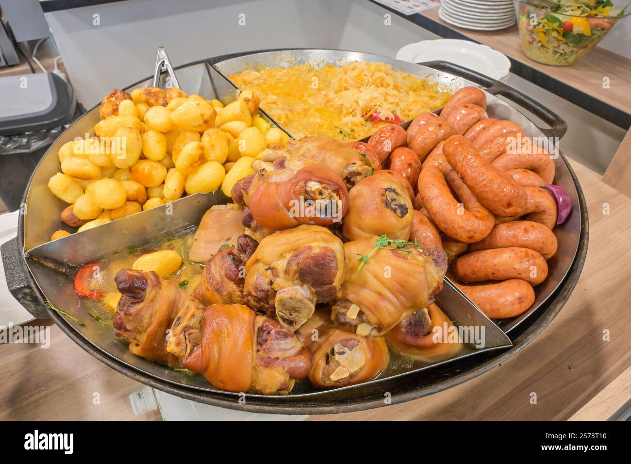 Essensangebot hi-res stock photography and images - Alamy