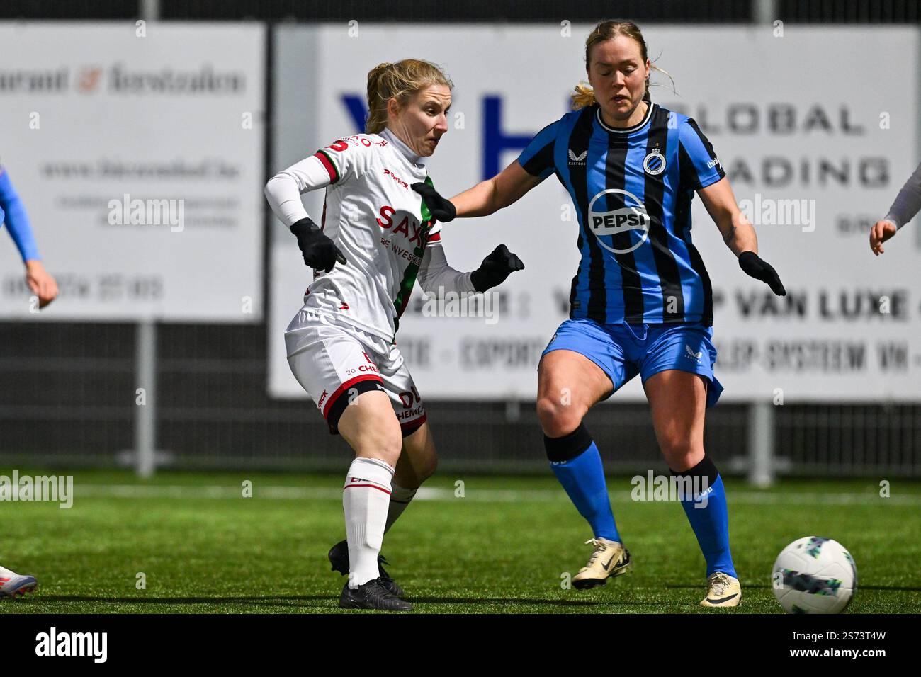 Aalter, Belgium. 18th Jan, 2025. Laura Vervacke (20) of Zulte-Waregem pictured fighting for the ...