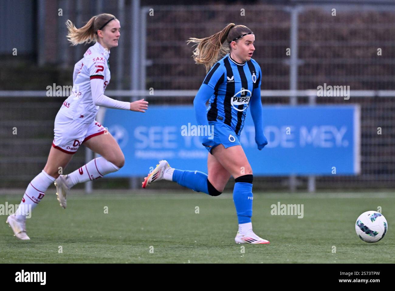 Aalter, Belgium. 18th Jan, 2025. Marith Decabooter (27) of Zulte-Waregem pictured defending on ...