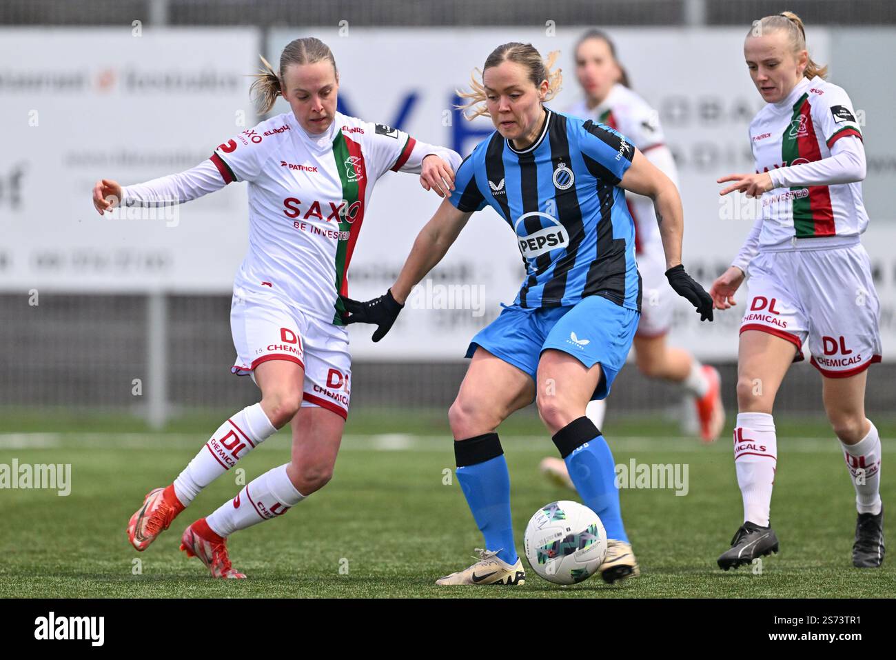Aalter, Belgium. 18th Jan, 2025. Melanie Gerrits (15) of Zulte-Waregem pictured fighting for the ...