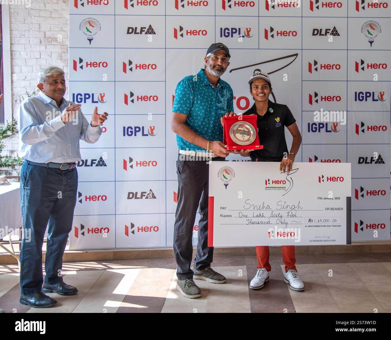 Kolkata, India. 17th Jan, 2025. Season's first Pro level golf ...