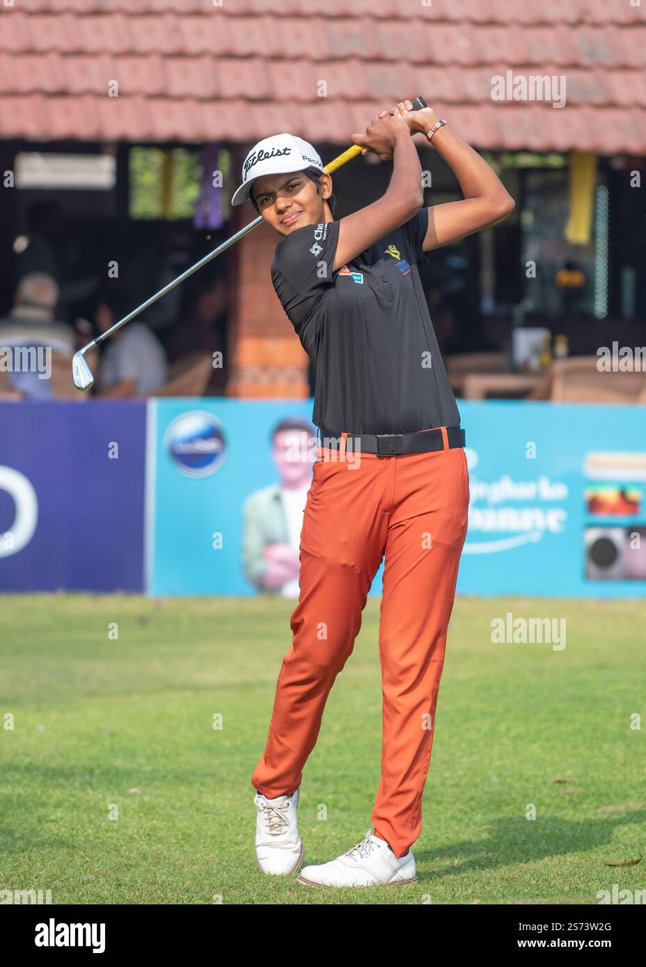 Kolkata, India. 17th Jan, 2025. Season's first Pro level golf ...