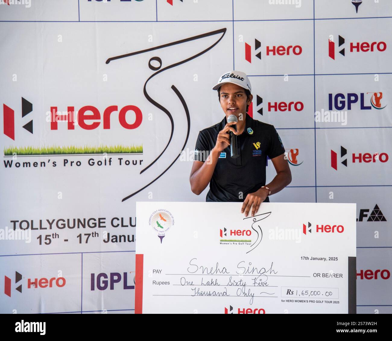 Kolkata, India. 17th Jan, 2025. Season's first Pro level golf ...