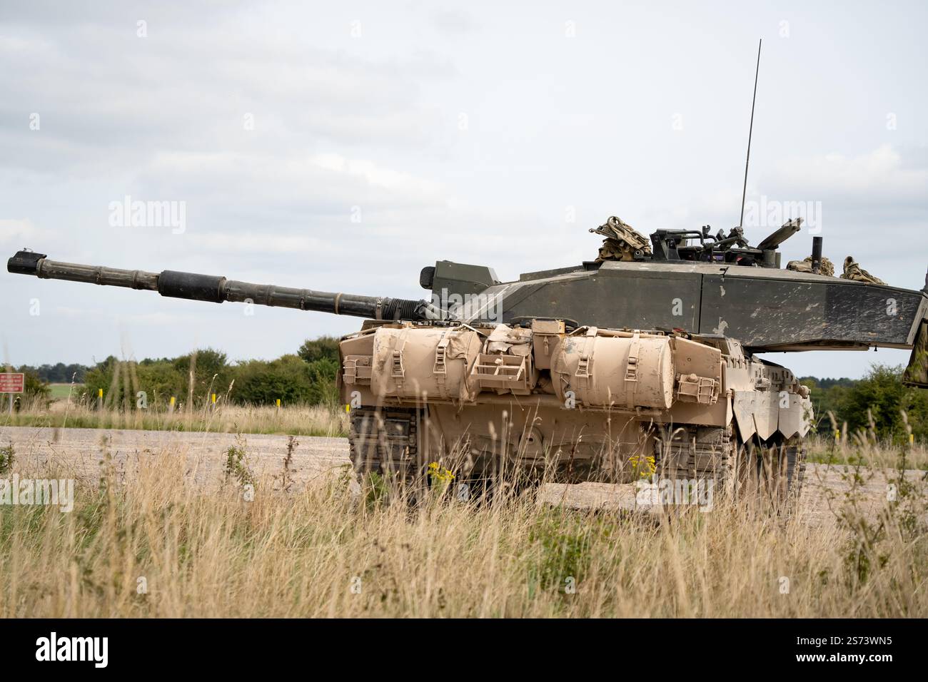 a British army Challenger 2 II FV4034 main battle tank on a military ...