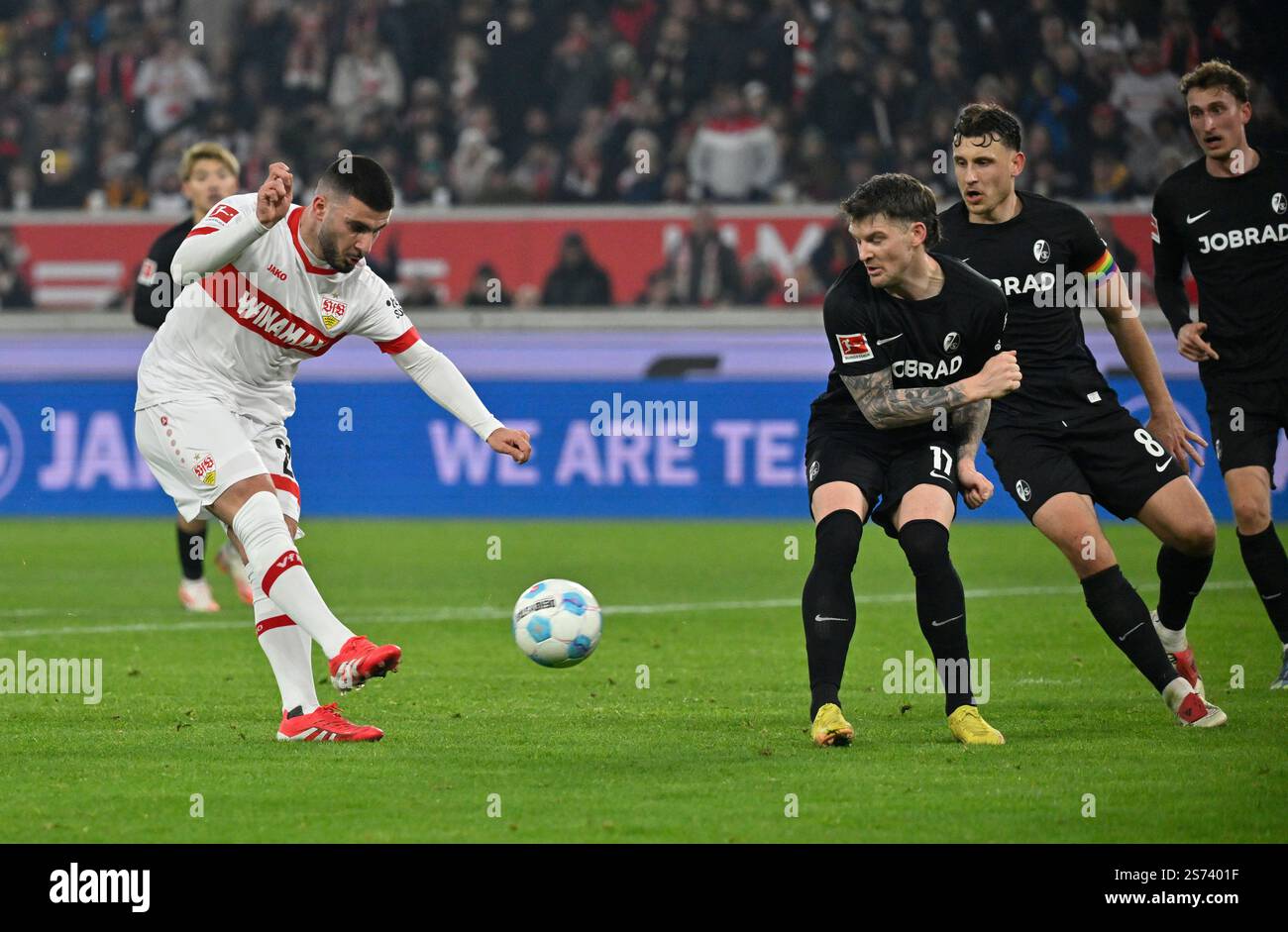 Stuttgart, Deutschland. 18th Jan, 2025. Torschuss Aktion Torchance Deniz Undav VfB Stuttgart (26 ...