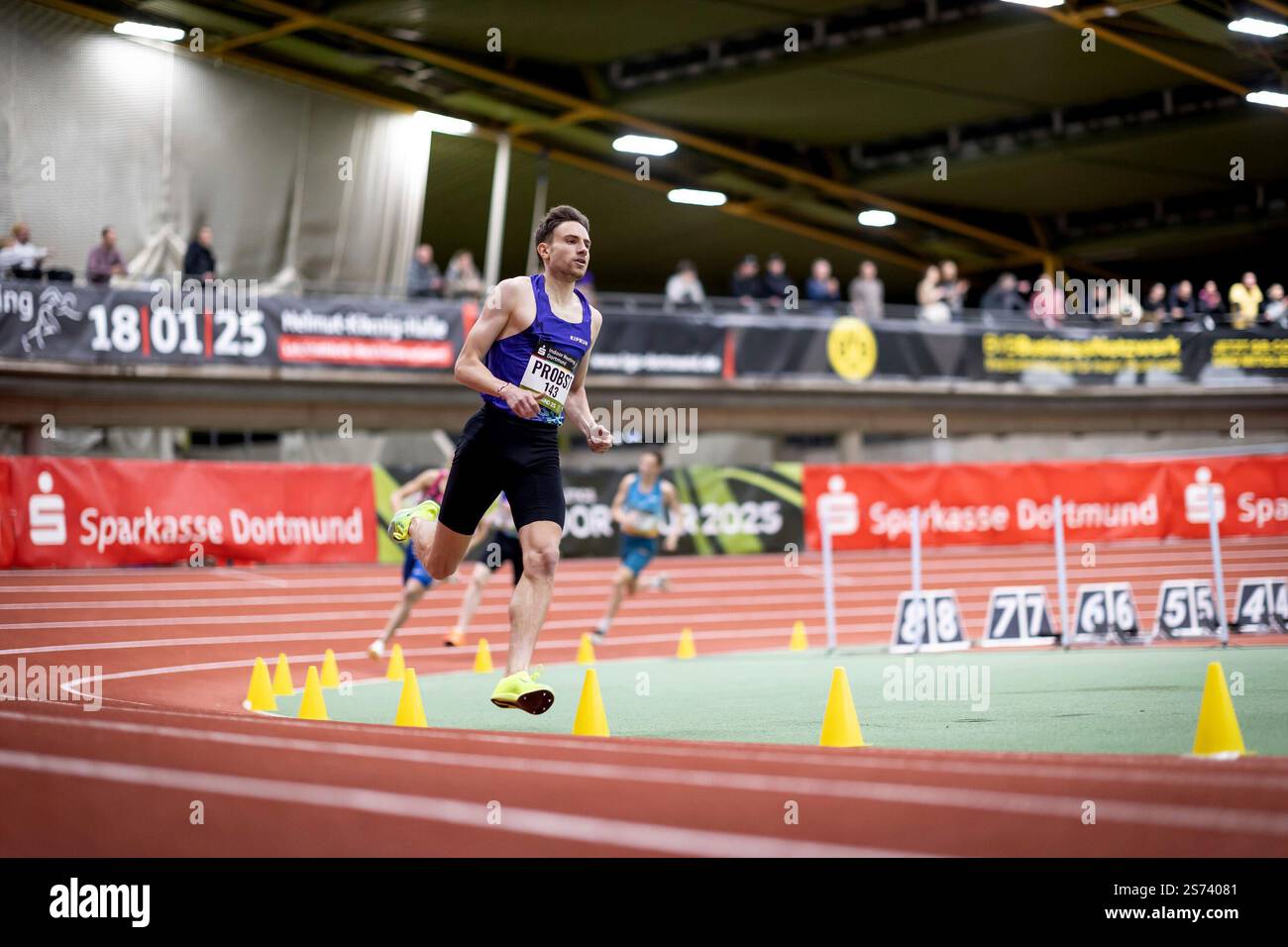 Marius Probst (GER/TV Wattenscheid 01) auf dem Weg zum 1500m-Sieg bei den M?nnern; Sparkassen ...