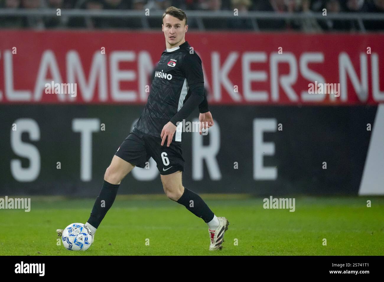 UTRECHT, NETHERLANDS - JANUARY 18: Peer Koopmeiners of AZ Alkmaar runs ...
